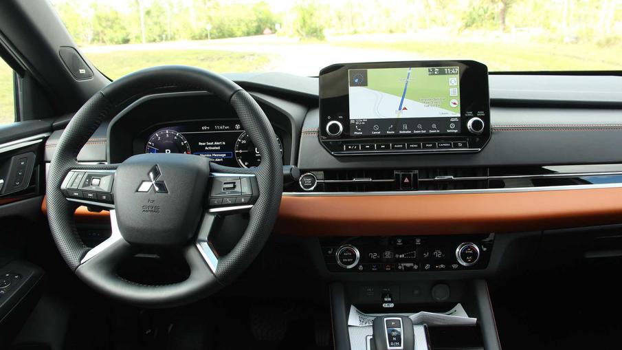 The new Mitsubishi Outlander is finally here. Nissan X-Trail is on the ...