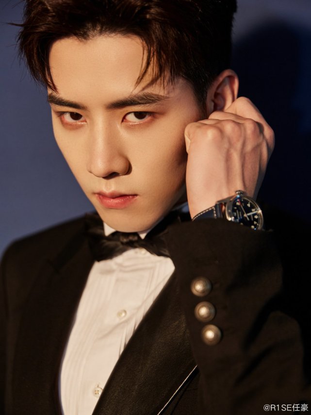 Ren Hao asks beautiful women again, Yao Chen as company, netizen ...