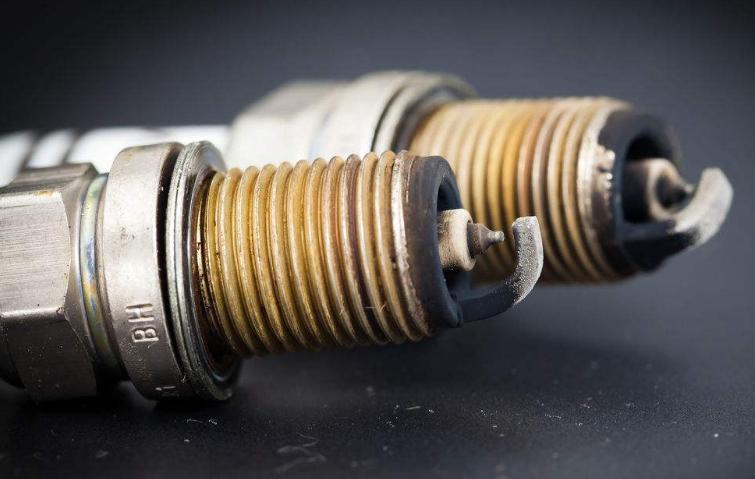 The life of the spark plug is related to the material, teach you to ...