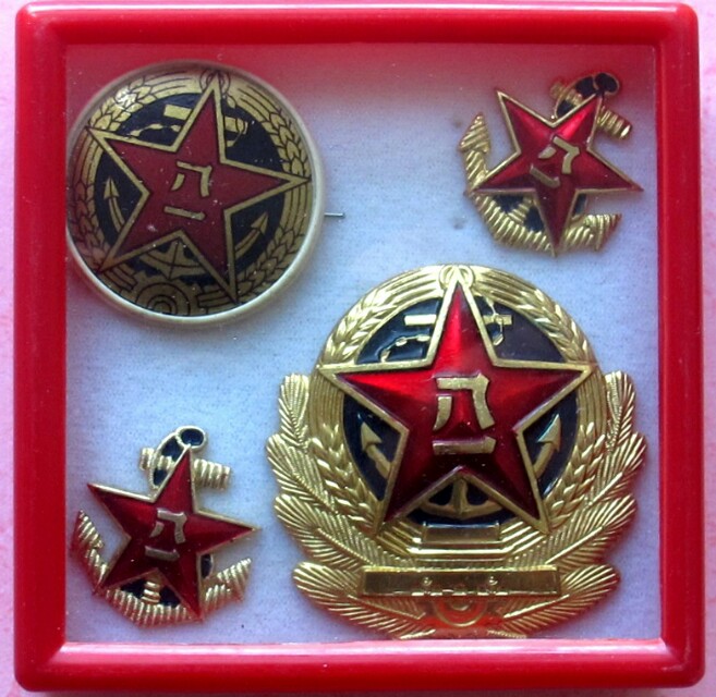 Cap badge collection • Type 87 PLA three-service cap badge - iNEWS