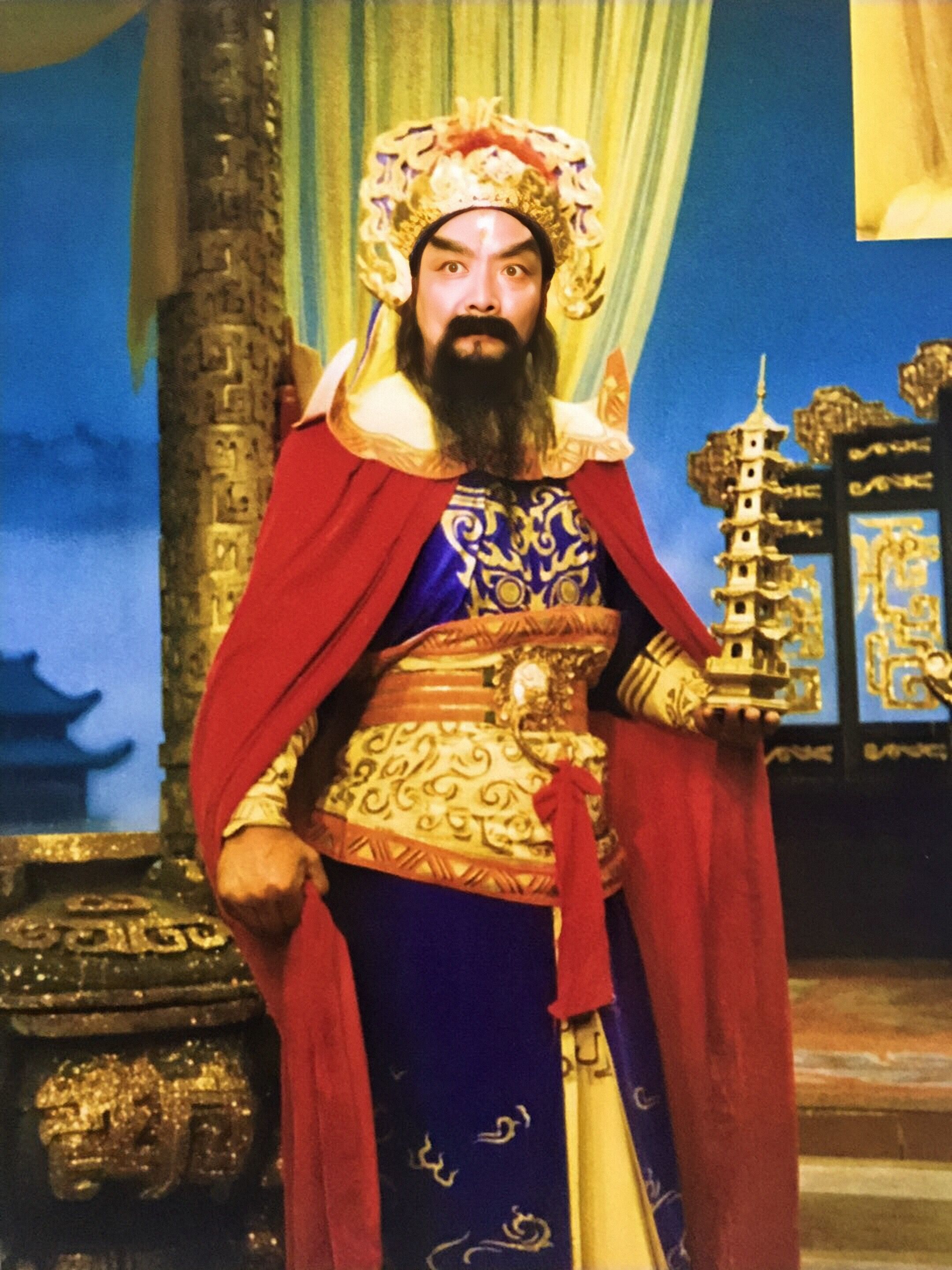 Why does Li Jing keep dragging the pagoda, so he dare not talk to Nezha ...