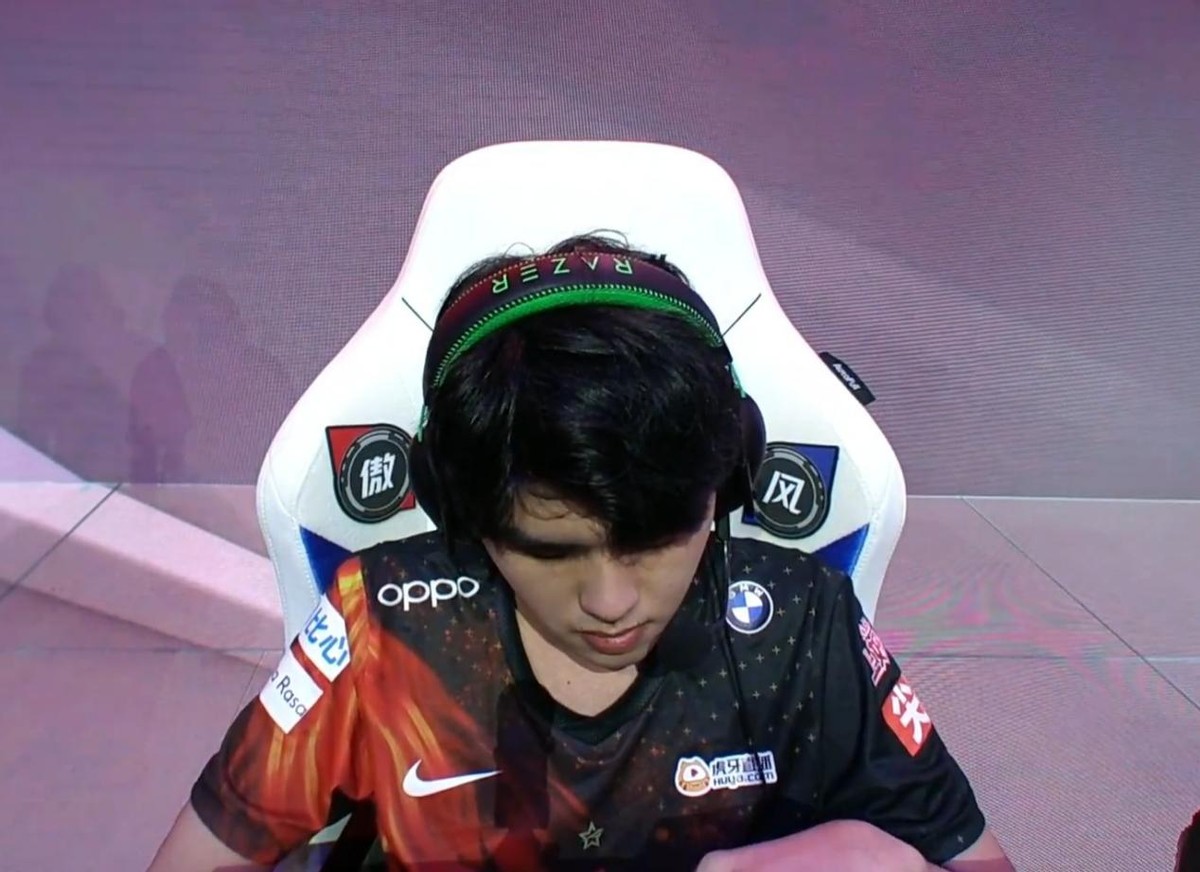 IG爆冷2比0擊潰FPX，Wink打出下路差距，Lwx和劉青松在拖FPX後腿 - 頭條匯