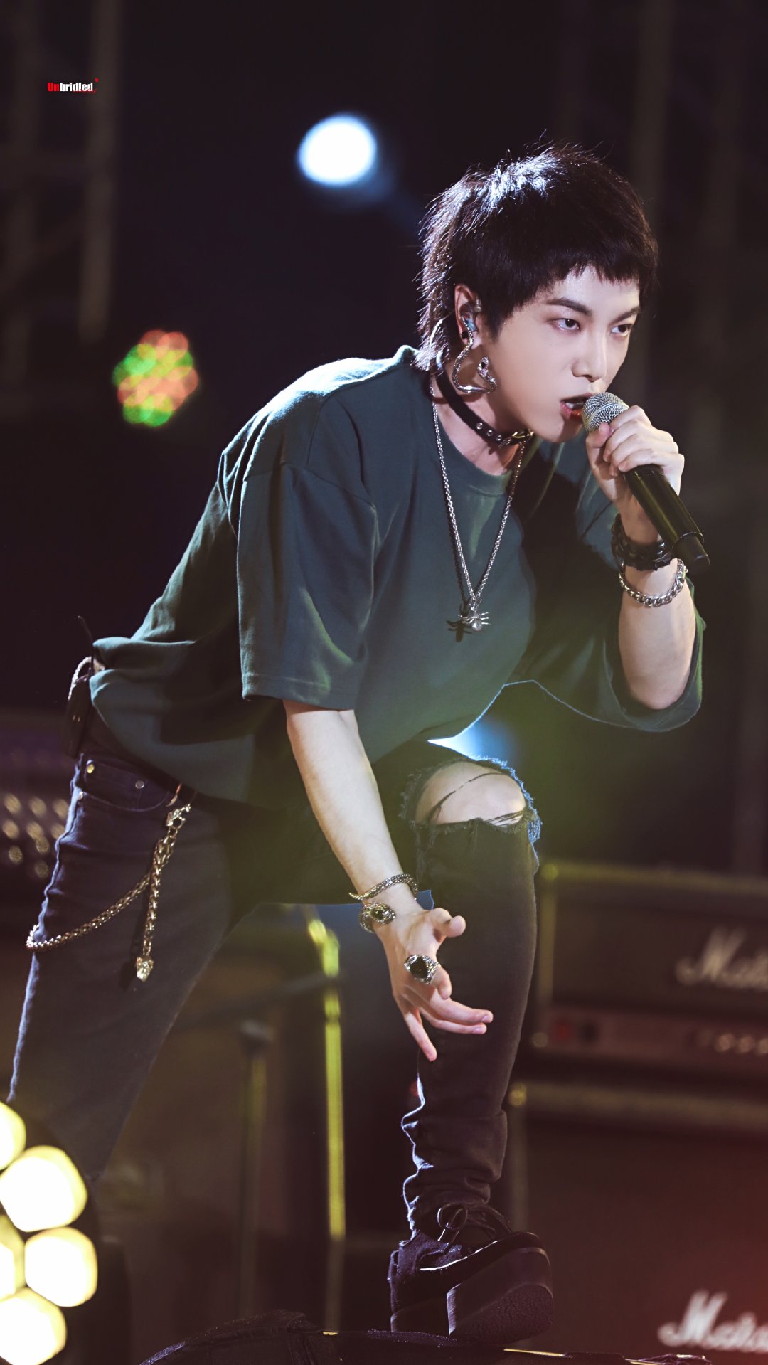 Hua Chenyu Wallpaper: A top singer born for the stage - iNEWS