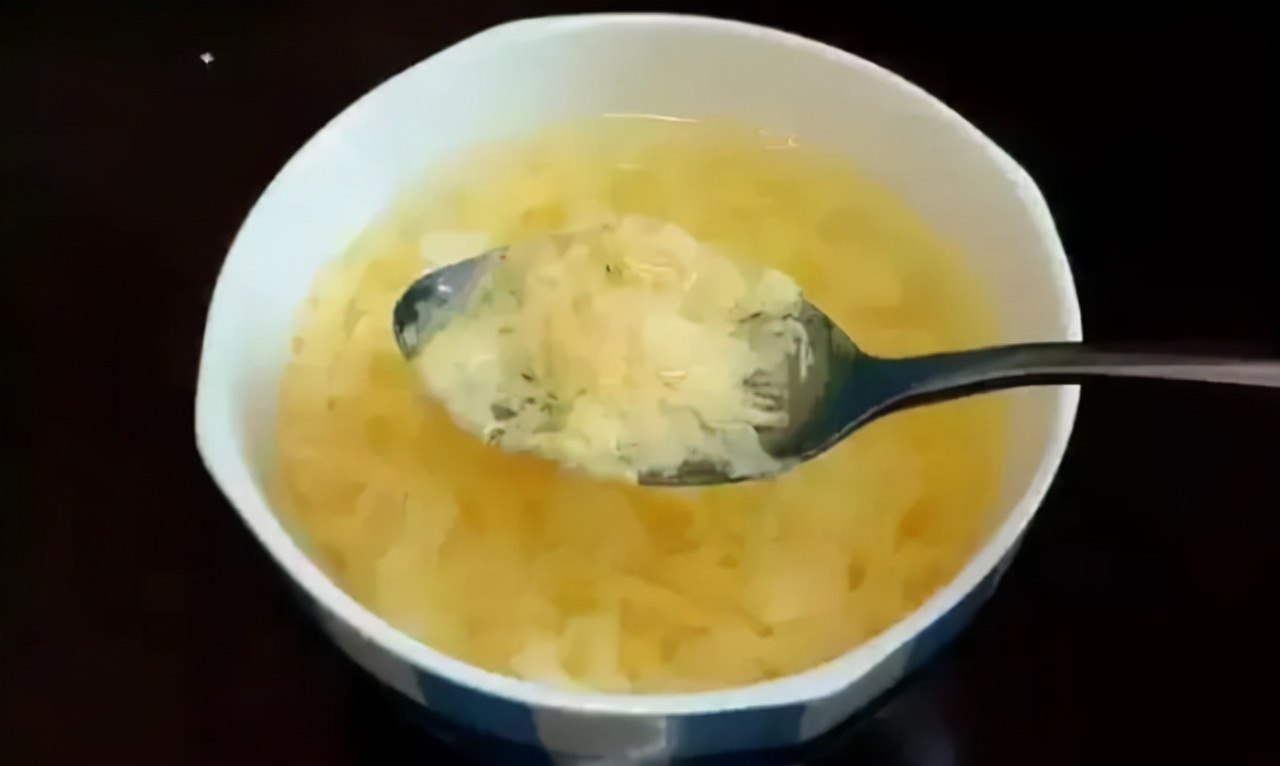 "Boiled water and eggs" drip sesame oil, insist on drinking for half a ...