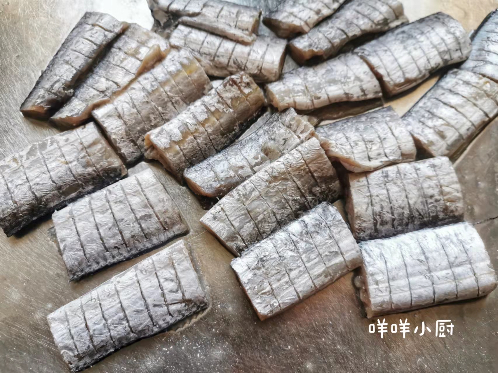 The easiest way to eat hairtail, without frying, more nutritious and ...
