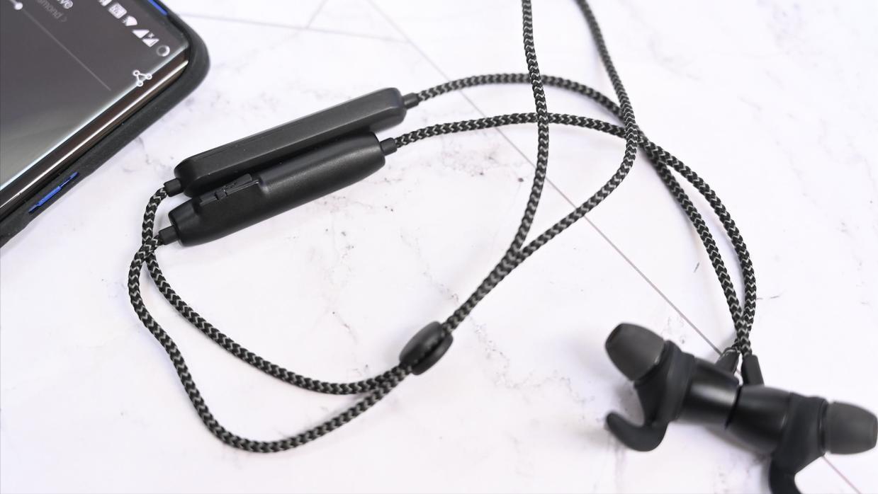 Handy control, light and luxurious appearance - iNEWS