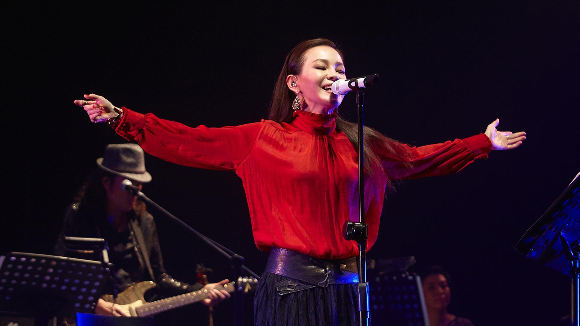 Do you know the seven stars who are known as "iron-lung singers" in the ...