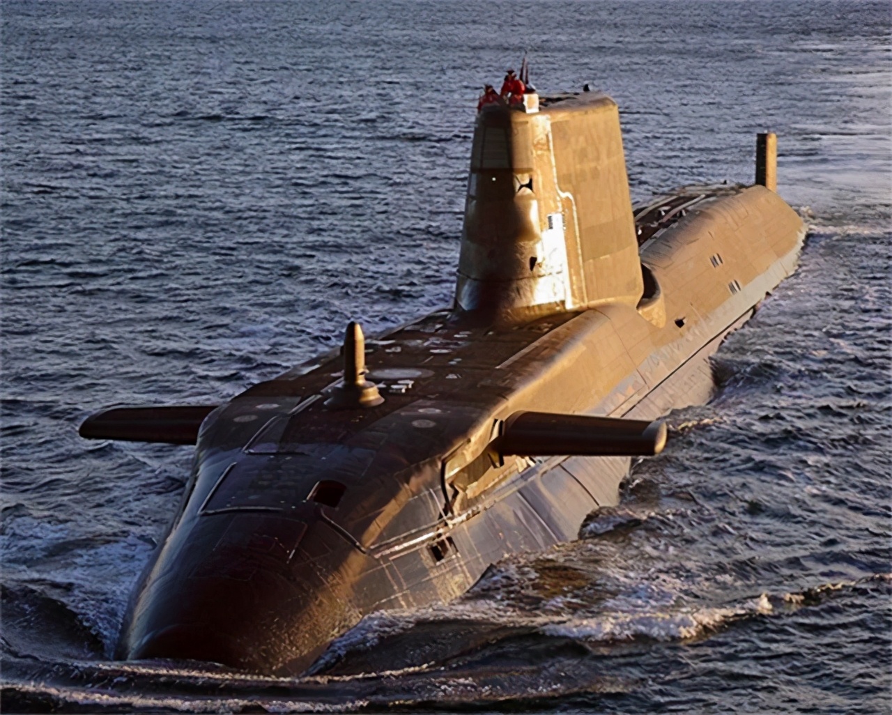The 361 submarine incident: The fishermen opened the hatch to see that ...