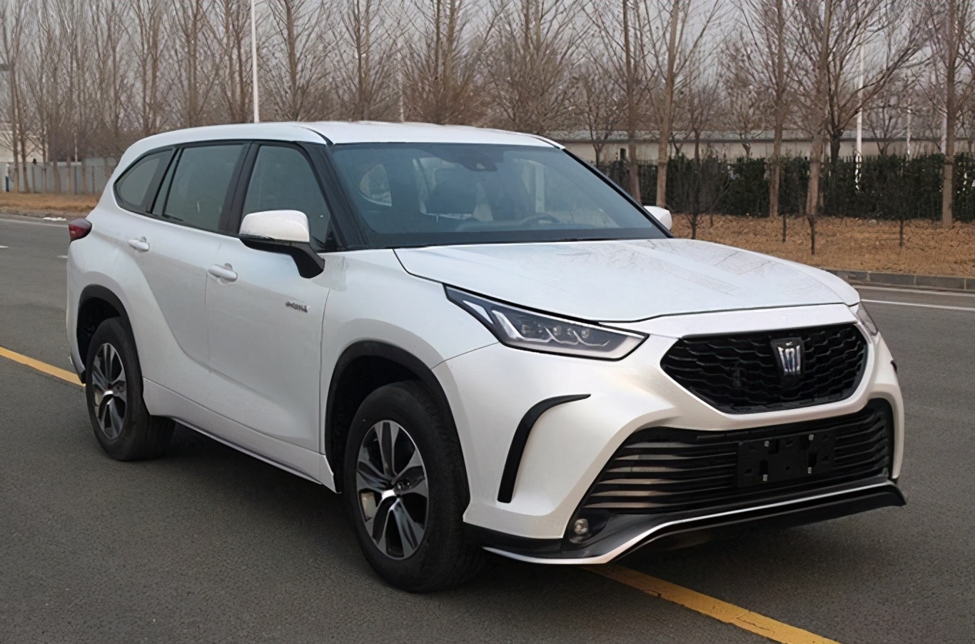 A new generation of Highlander is finally here!The FAW version has the ...