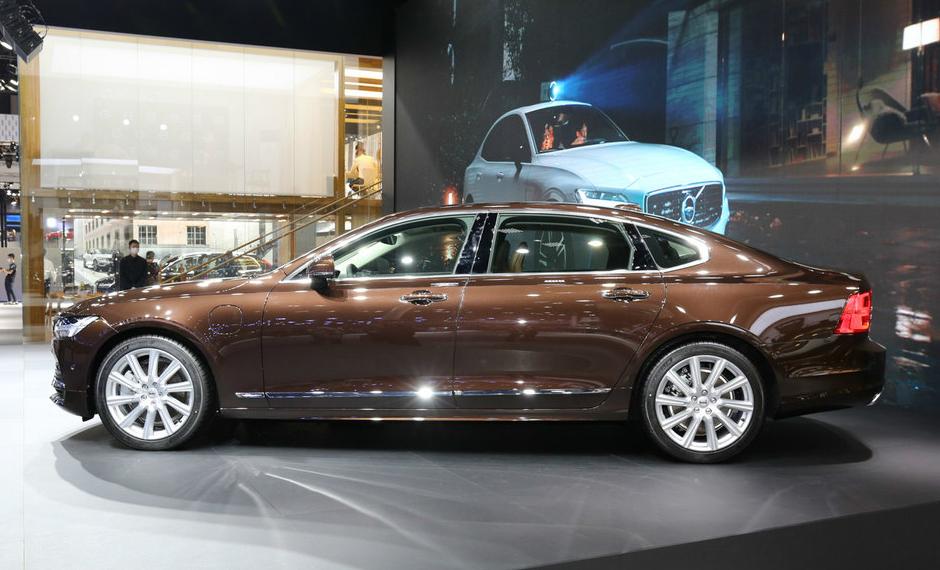 Volvo S90 is the best choice for families to buy cars, and it is more economical to choose the ...