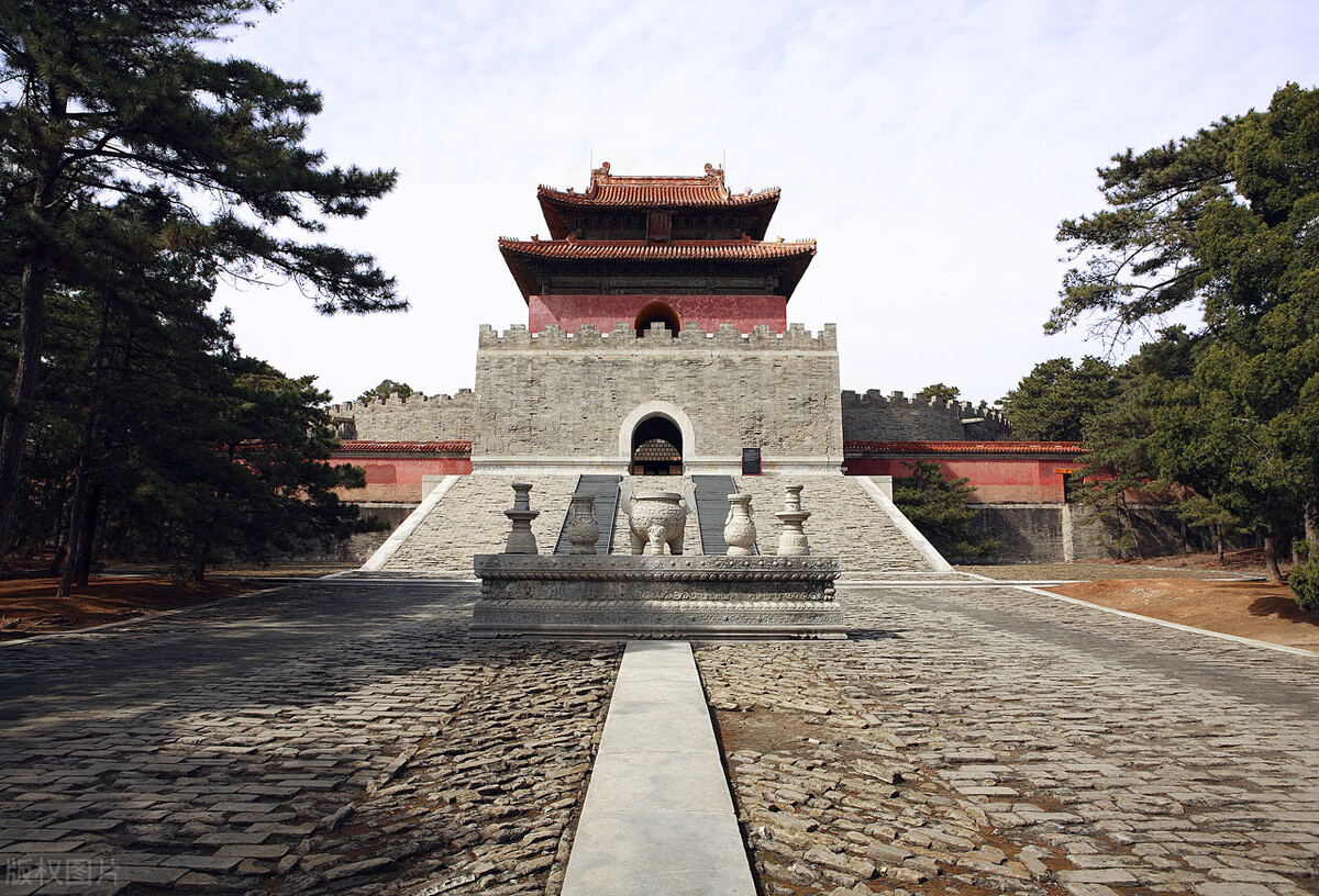 "Emperor Emperor Qianlong of Qing Gaozong" in the Eastern Tombs of Qing ...