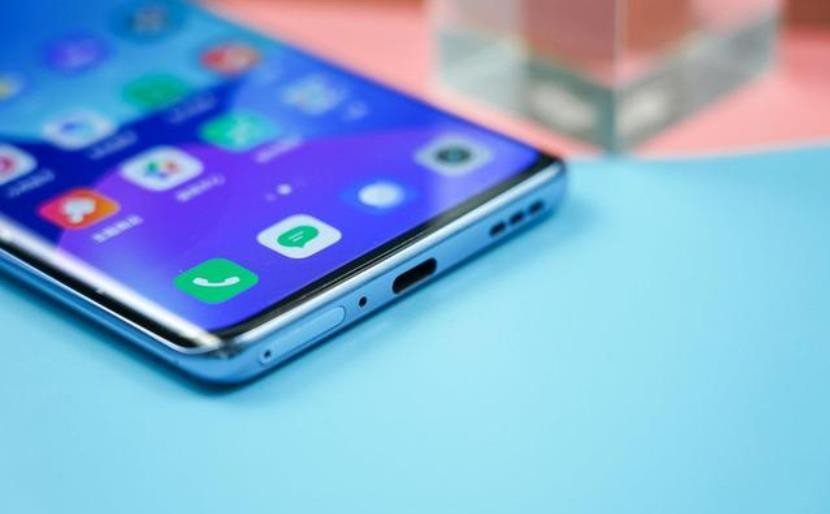 The only hyperbolic screen phone within two thousand yuan, the value is ...