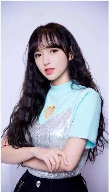 There is a kind of "overdeveloped" called Cheng Xiao, who is only 23 ...