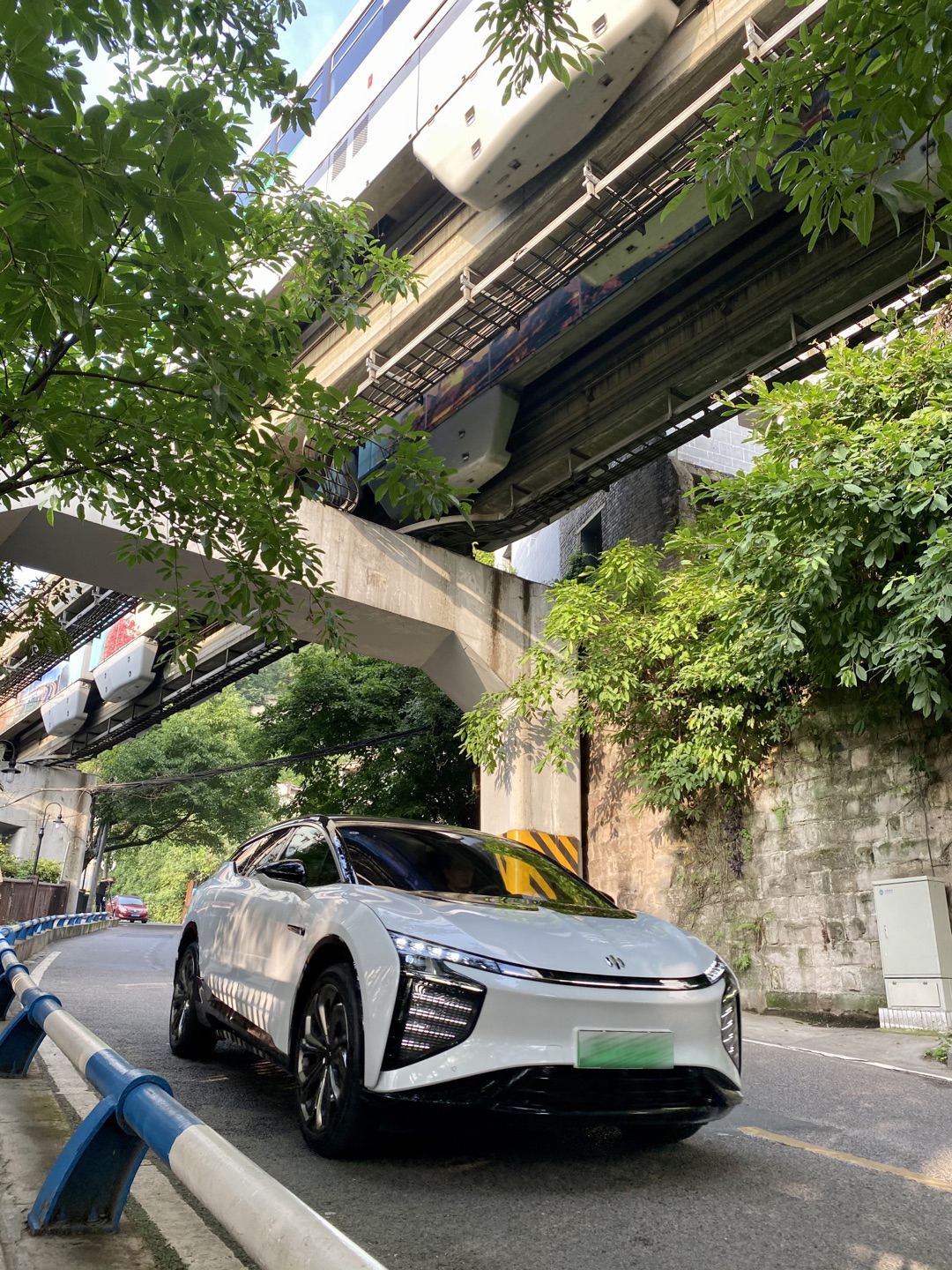 Singer Ping An is happy to promote HiPhi X, the most expensive new ...