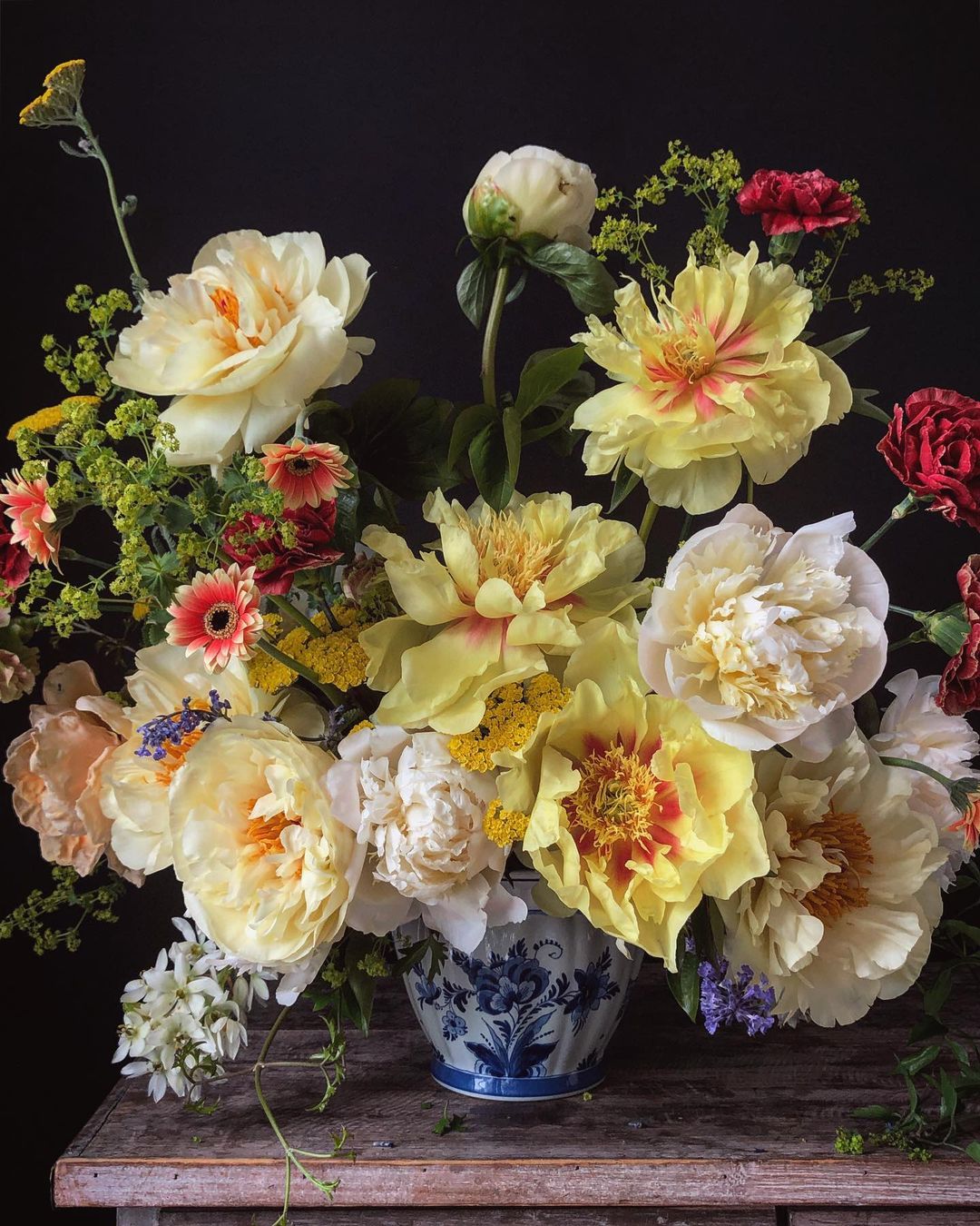 Mid-autumn flower arrangement - iNEWS