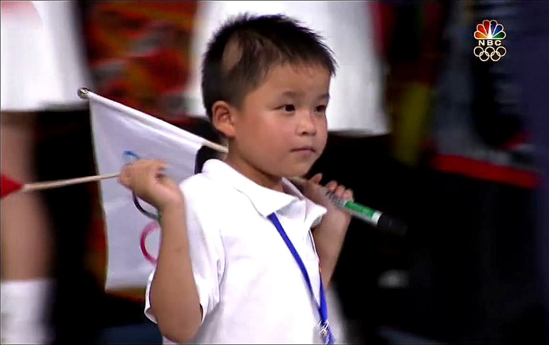 Little hero Lin Hao: He was praised for carrying his classmate from the ...