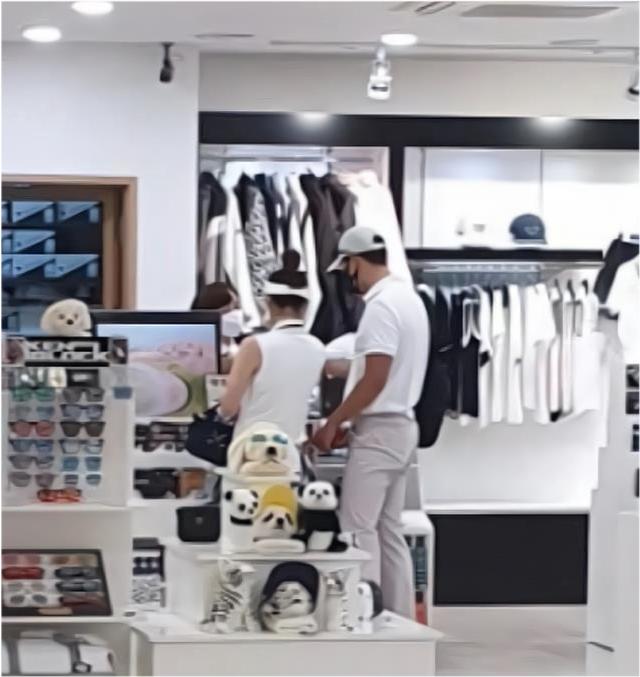 Hyun Bin Son Ye Jin golf course dating god CP is revealed that good things are coming? - iNEWS