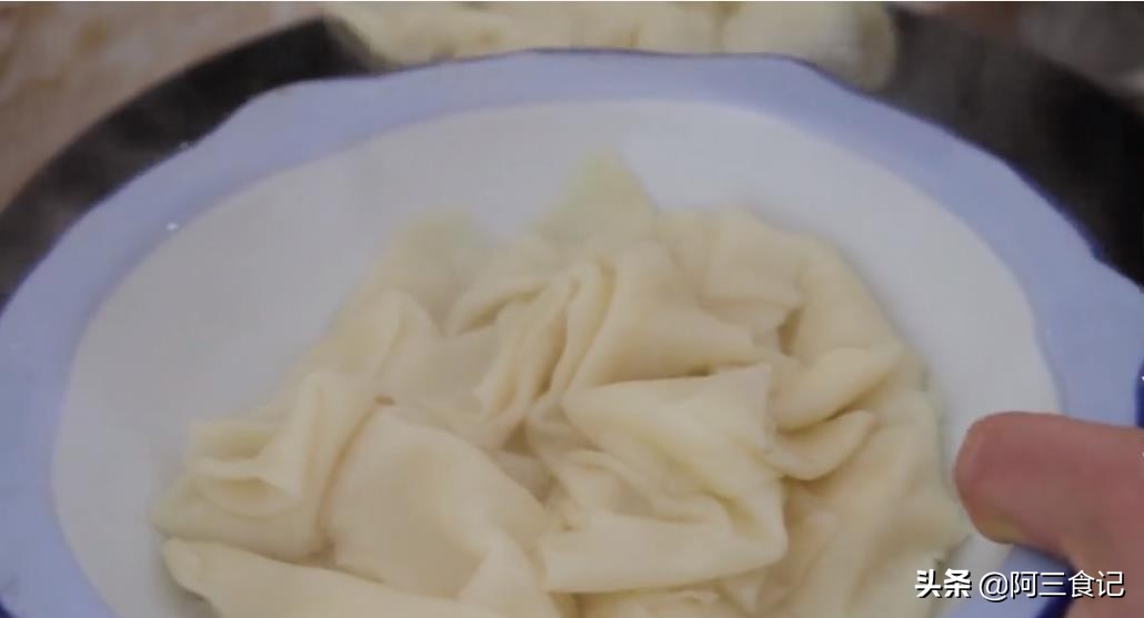 Don't make dumplings with dumpling skins. Try this new method. It will ...