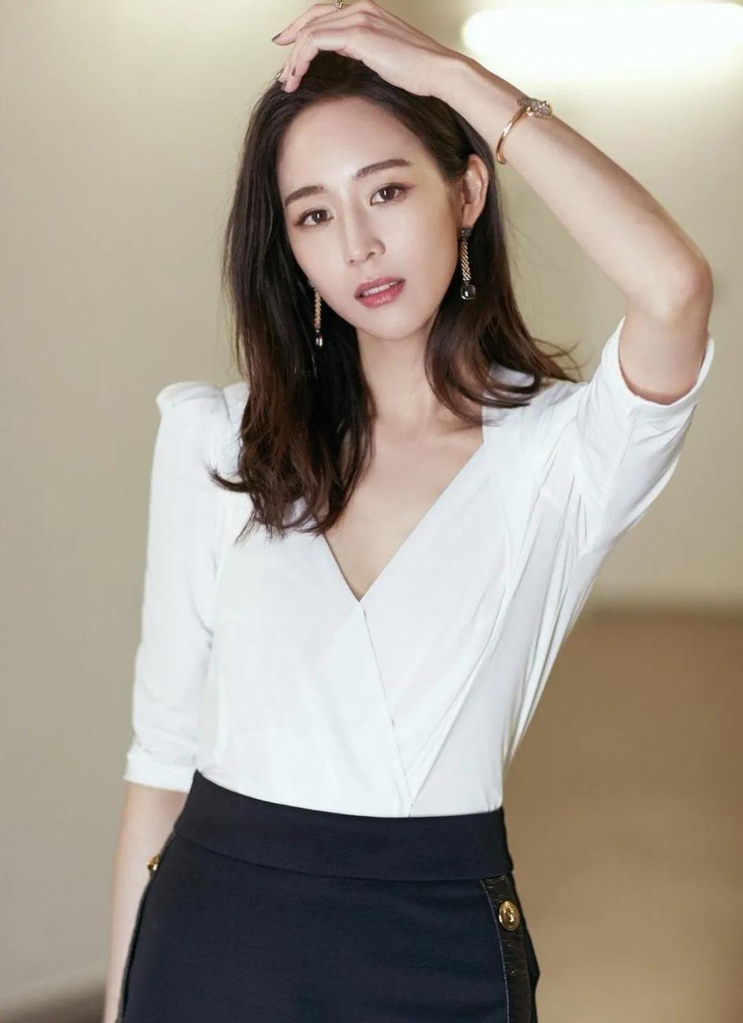 Zhang Junning, let time carve out the most beautiful you - iNEWS
