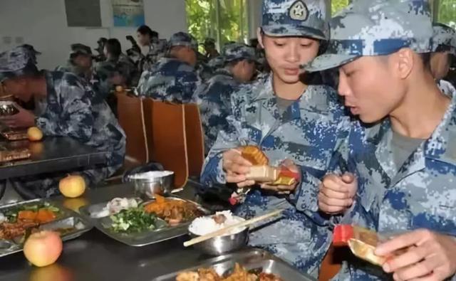 Military food comparison: The PLA's daily meal, the US military is like ...