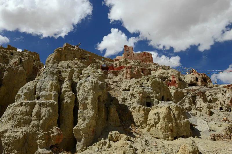 "Looking at Tibet through the Eyes of Traveling" Donga-Piyang Cave ...