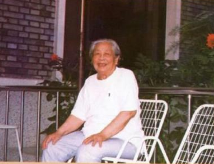 Lin Yueqin After Marrying Luo Ronghuan She Learned That Her Ex Husband Was Not Dead After A