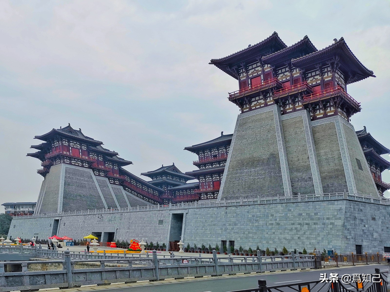 Yingtian Gate is the highest gate in ancient China and is known as "the ...