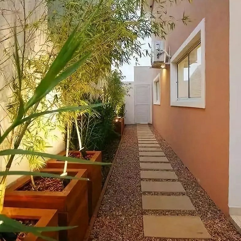 Courtyard paving: creative paving design for private courtyards, both ...