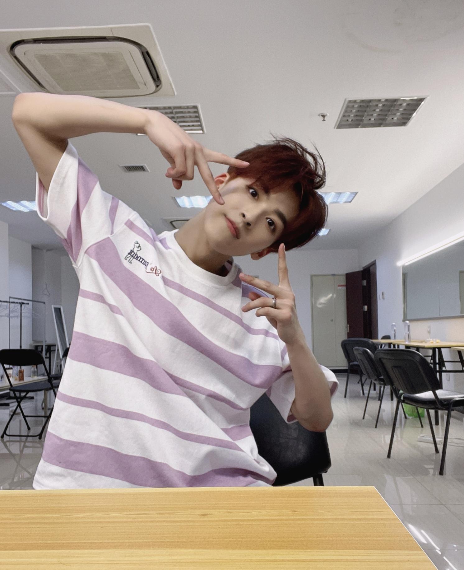 Popular idol He Luoluo: After the disbandment of R1SE, his popularity ...