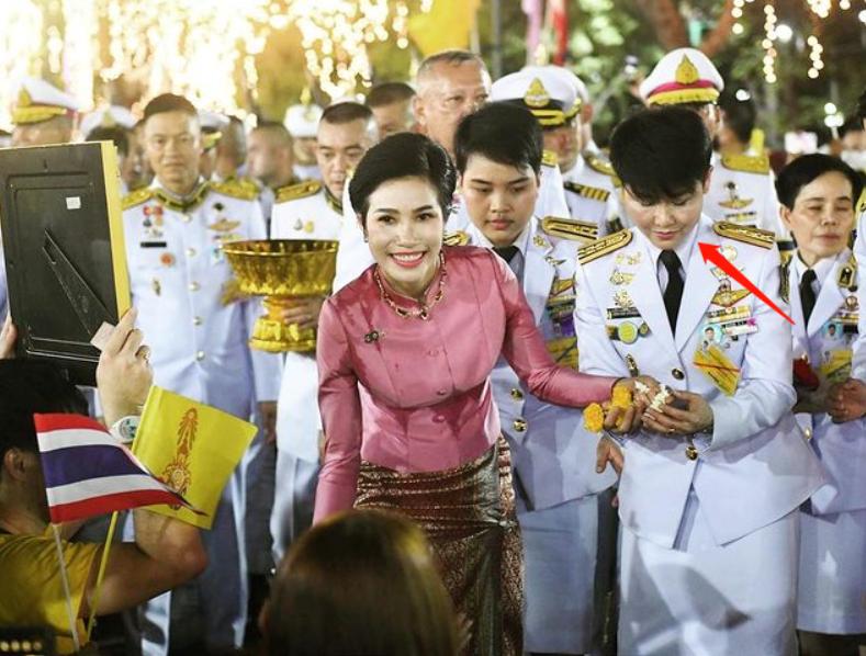 36-year-old Sinina revisited the old story, and posted a family of four ...