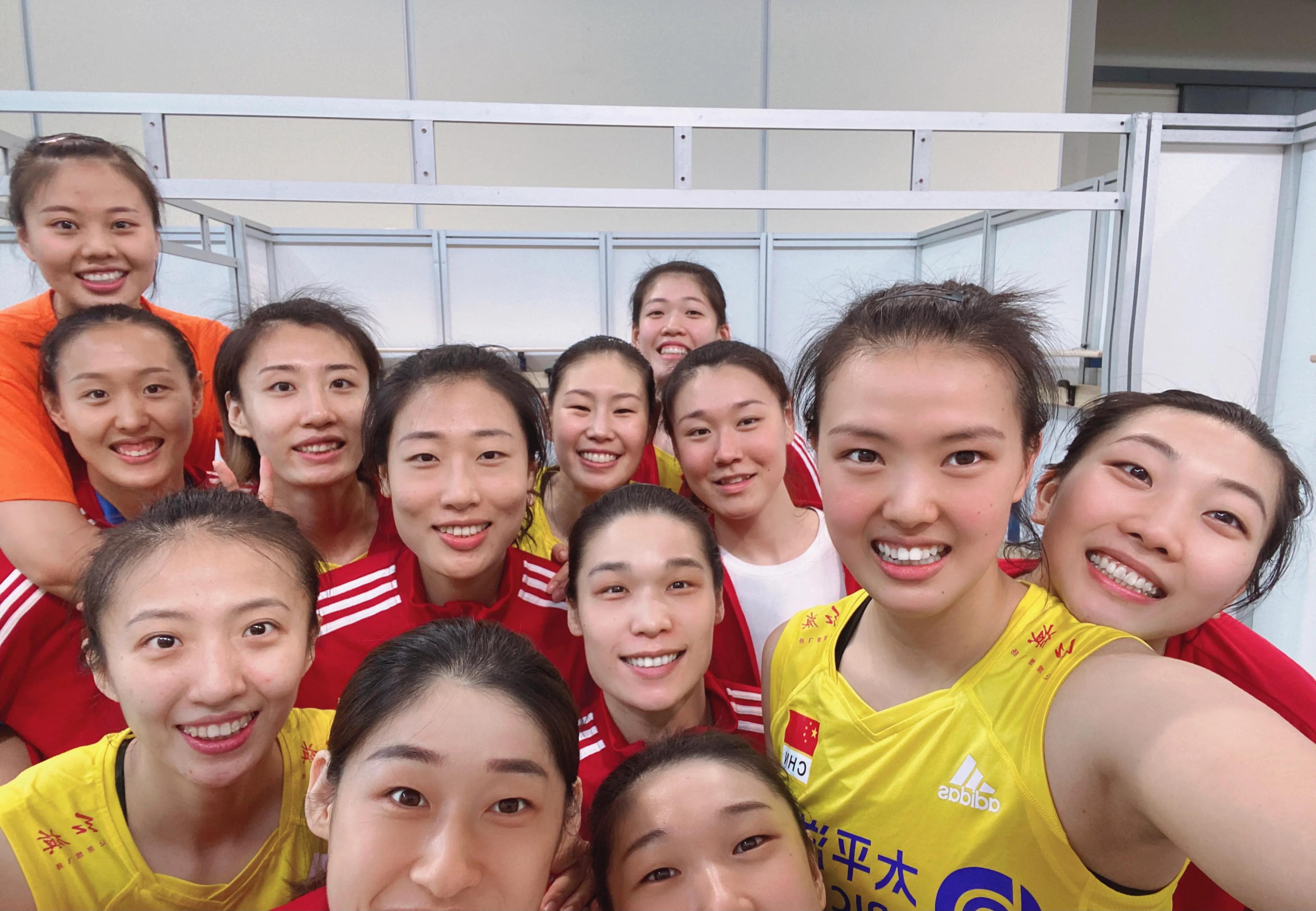 Wang Mengjie was very happy, Lin Li smiled distressingly, Li Yao's ...