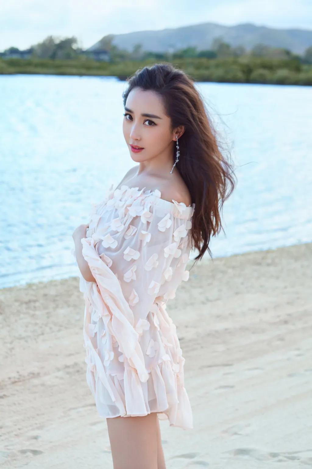 Du Ruoxi's proud figure is amazing - iNEWS