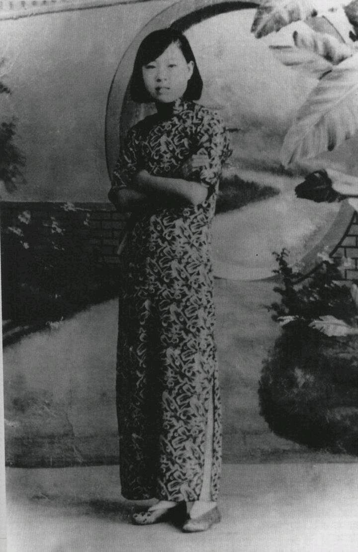 The last emperor Puyi married five wives and was divorced twice ...