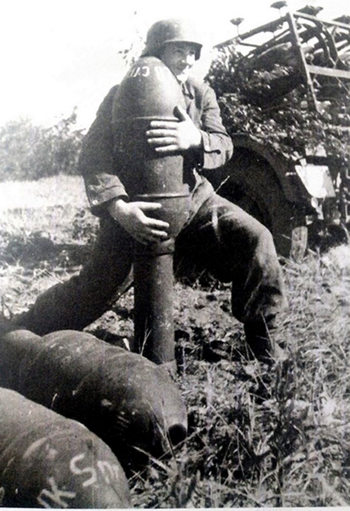 The sWG40 and sWG41 simple rocket launchers of the German artillery of ...