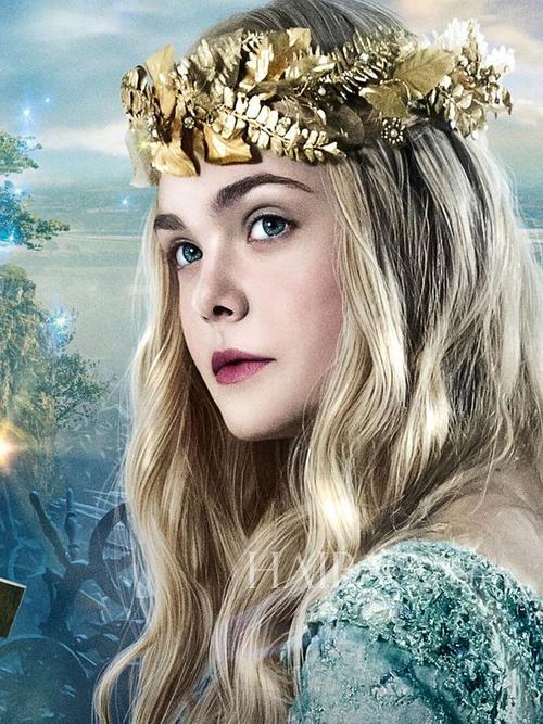 Elle Fanning: Angel Falling to the World - iNEWS