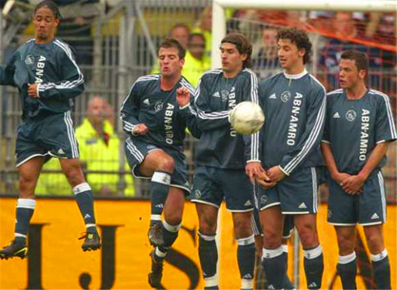 The ill-fated genius, kicked by Ibrahimovic, competed with Kaka and ...