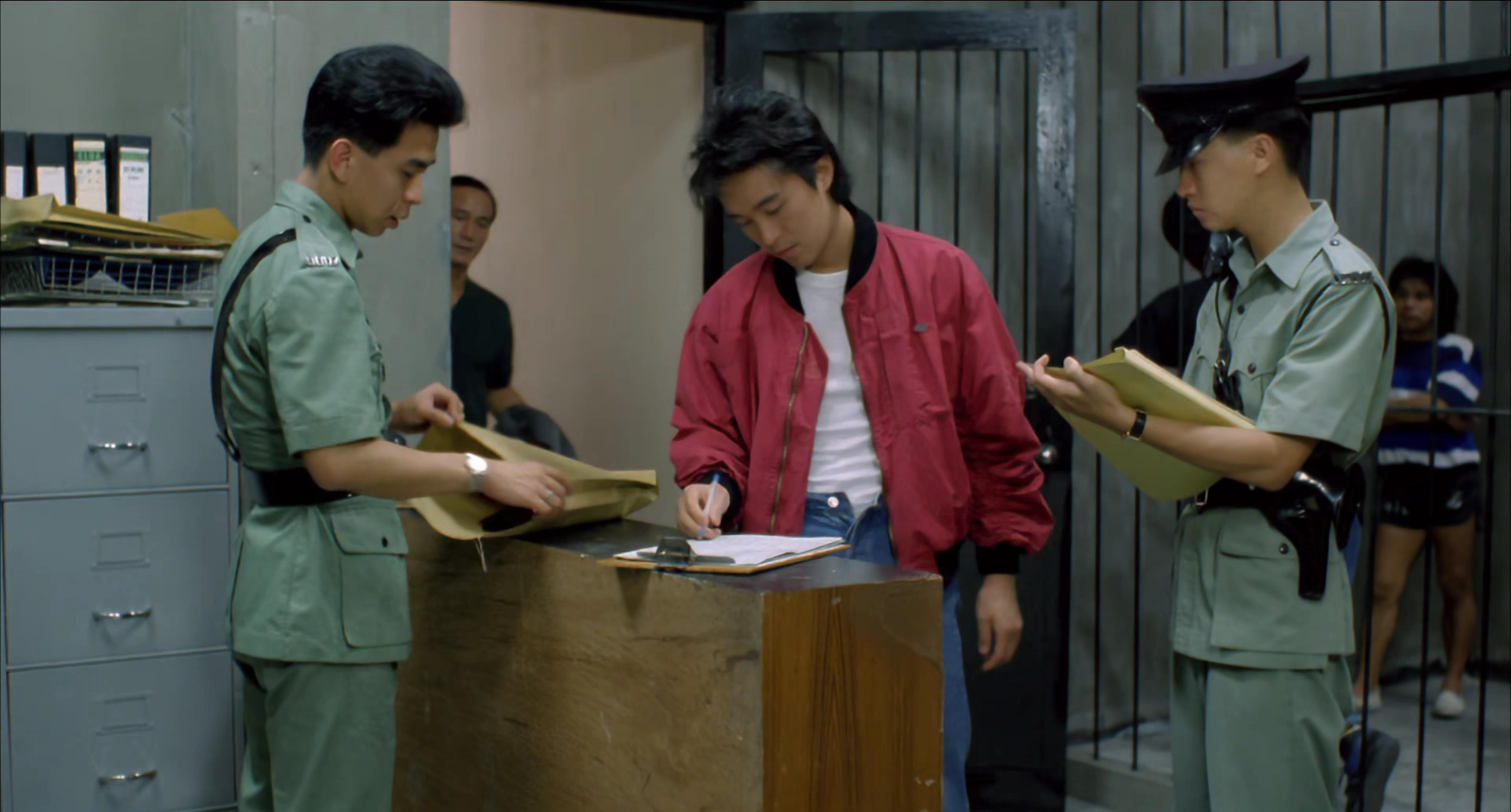 Stephen Chow's early films, hand in hand with Chen Huimin, the heroine Zhou Huimin has a fairy ...