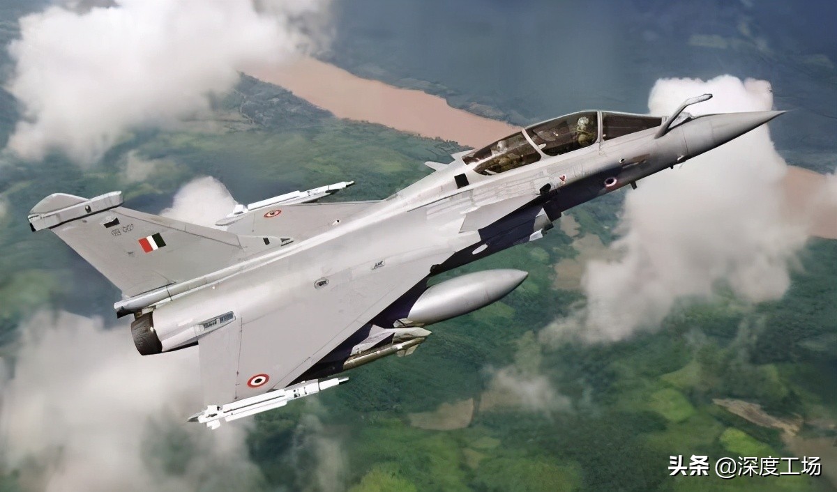 36 F-10Cs will be delivered to Pakistan Railway before the end of the ...