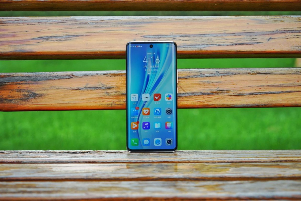 榮耀V40輕奢版發布：搭載聯發科天璣800U芯片 - 資訊咖