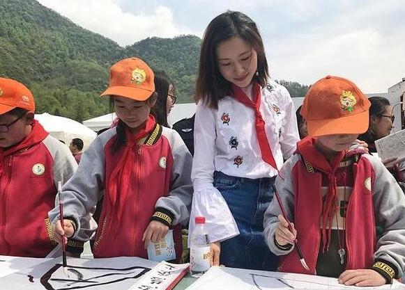 The "Life of Lies" of literary youth Jiang Yiyan - iNEWS