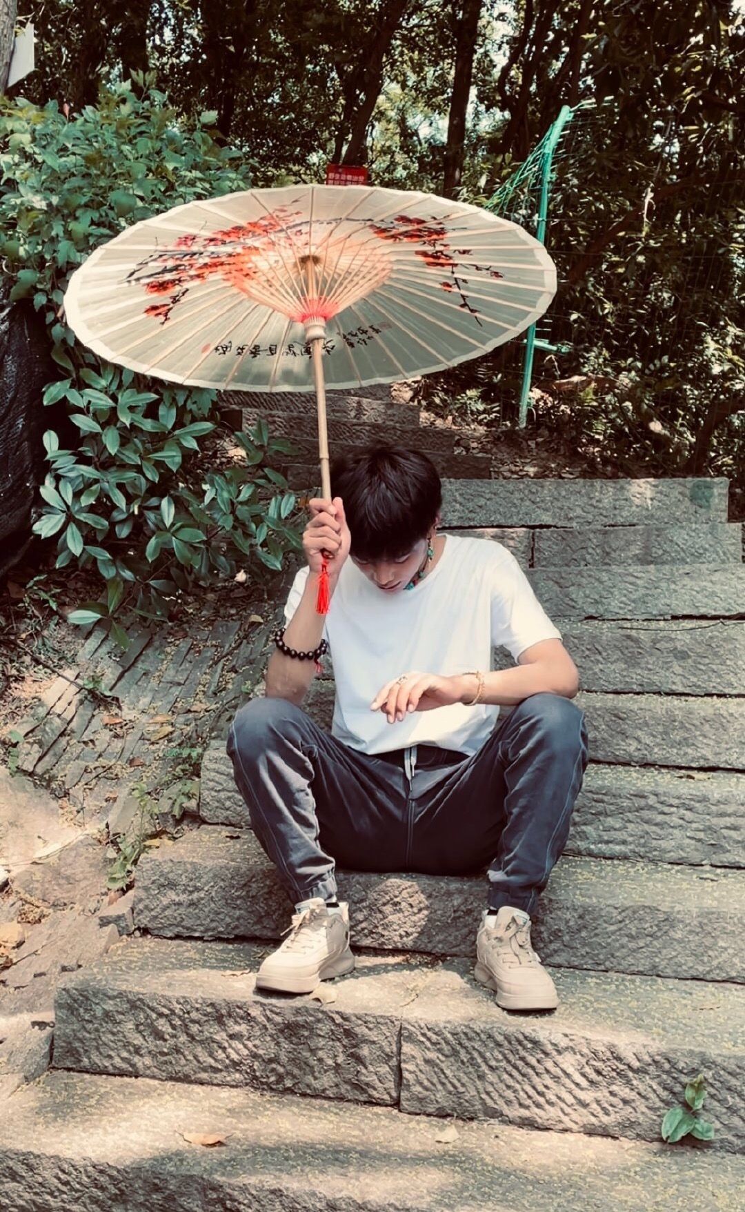 Ding Zhen debuts in the official variety show!I almost can't recognize ...