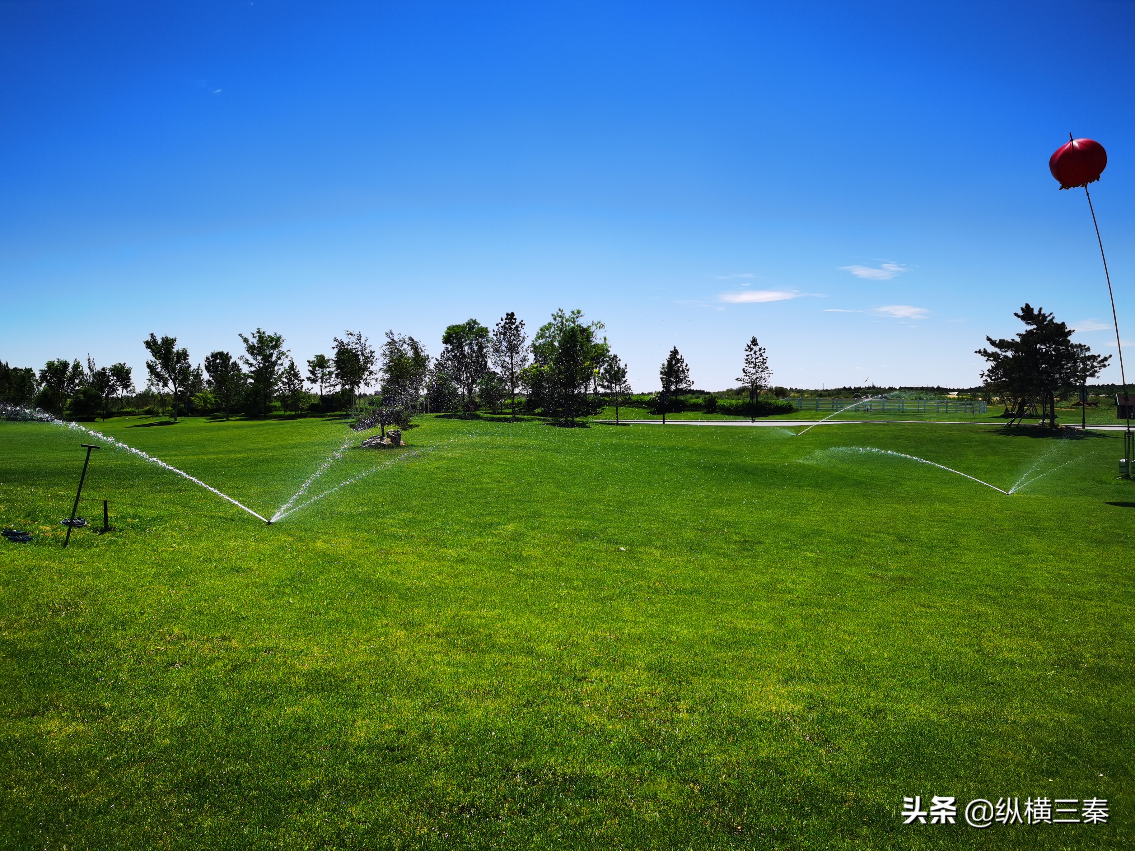 Thousand acres of desert in Yulin, Shaanxi turned into a top golf ...