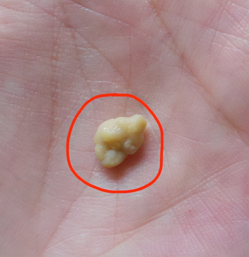 Irregular small particles, very smelly, can't help but want to smell it ...