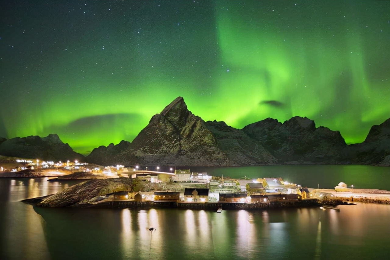 How beautiful are the aurora in China's Arctic Village - iNEWS