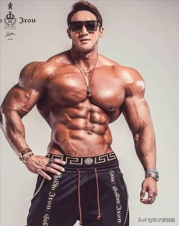 The 38-year-old "Asian Muscle Dancer", who loves to dance hip-hop with ...