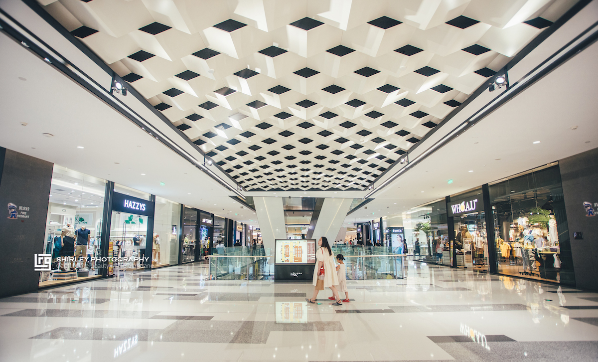 Shanxi's largest shopping mall with many brands and facilities, but not ...