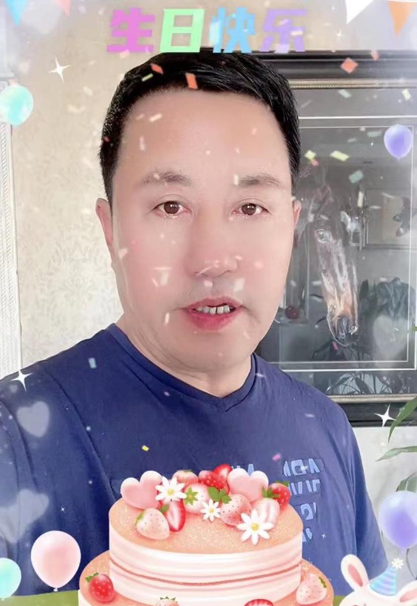 For the 57-year-old "Longgui" Wang Xiaobao's birthday, his wife carefully prepared a birthday ...