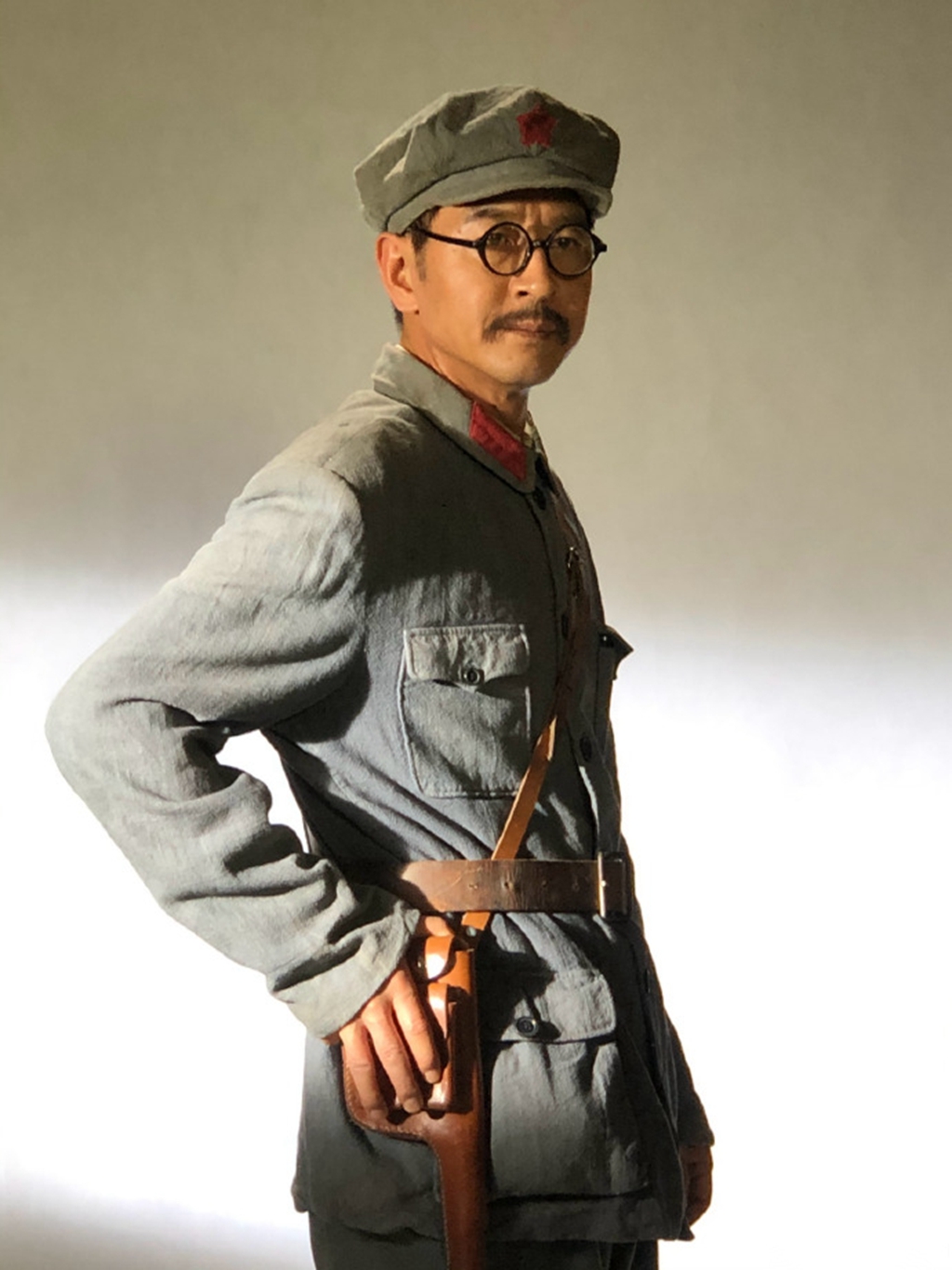 Guo Xiaofeng's "Glory and Dream" hits the air, launches the theme song ...