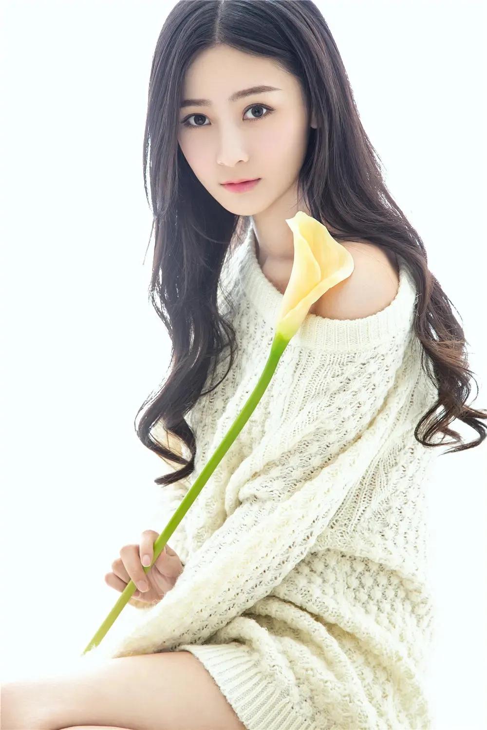 Zhang Weina's beautiful photos - iNEWS