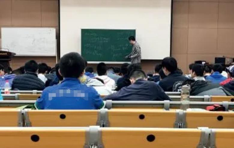 How godly is Yun Zhiwei?Reading professional books as extracurricular ...